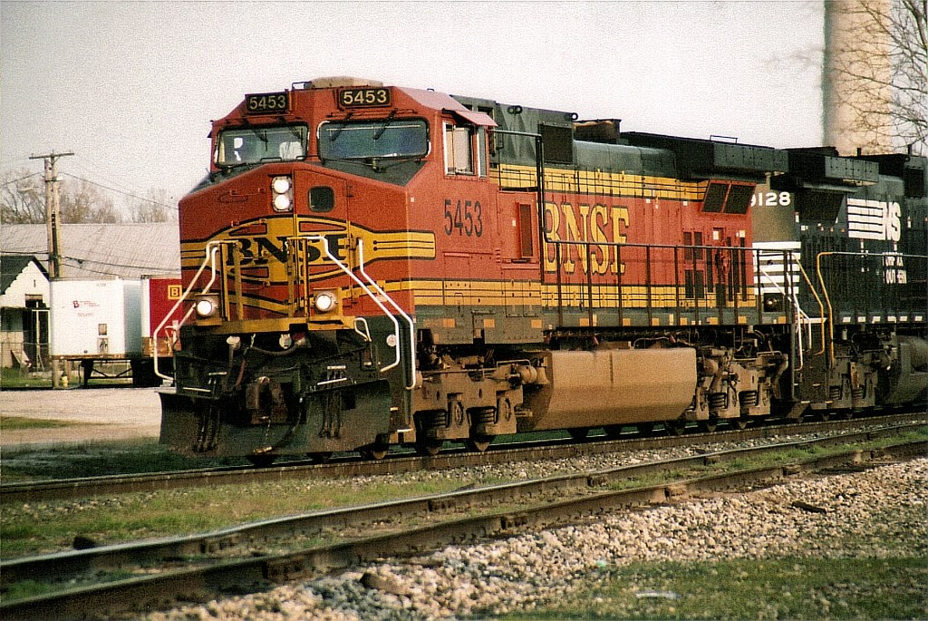 BNSF 5453